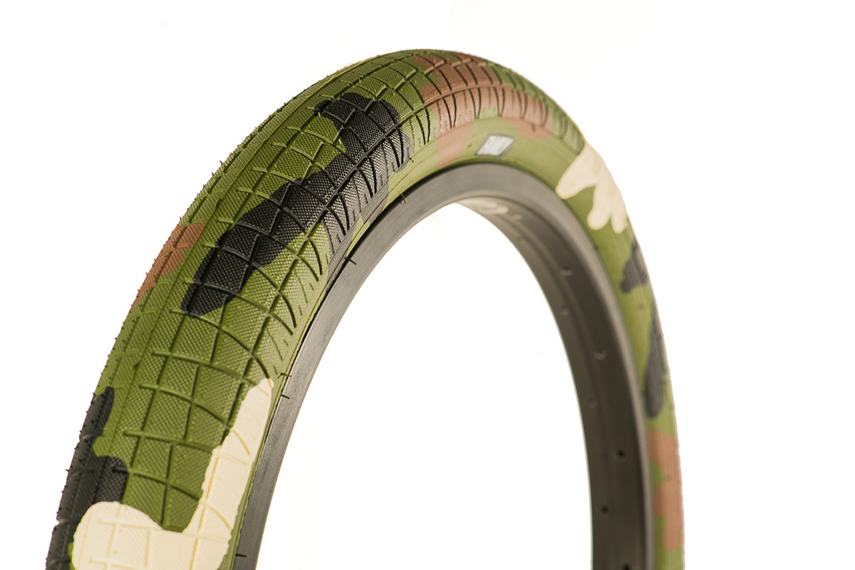 FAMILY TYRE 20X2.3 GREEN CAMO